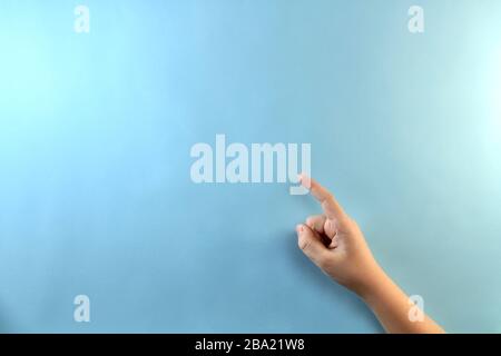 S enfant main droite paume ouverte sur fond blanc Photo Stock - Alamy
