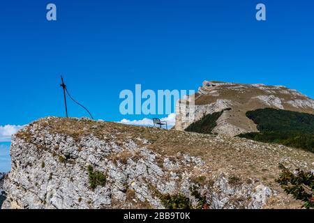 Col de Bataille, Ombleze, France. Vue sur le plateau de Tete de la Dame ...
