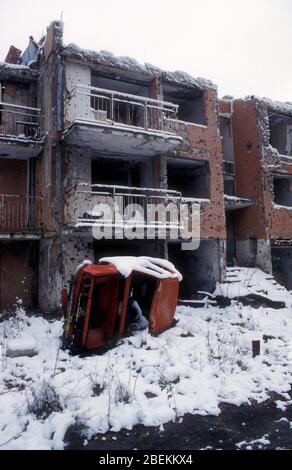 Sarajevo 1998 - destruction d'appartements et de maisons dans le ...