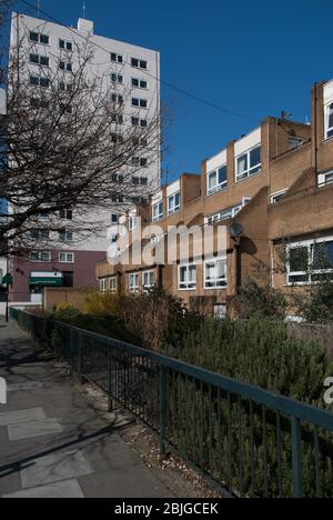 Chemin Cedarne Walham Green court, 132 Moore Park Road, Fulham, Londres ...