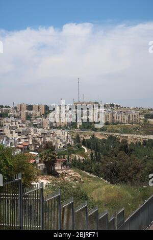 Vue de Neve Yaakov aussi Neveh ya'aqov quartier israélien un des cinq ...