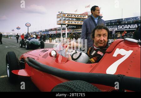 Nick Mason à la ligne de départ dans son Maserati 250F. Course à ...