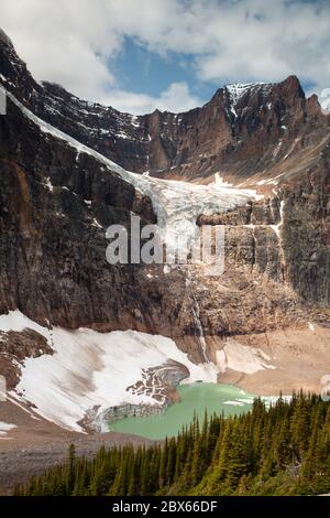 Mont Athabasca glacier Athabasca et le Parc National de Jasper Alberta ...