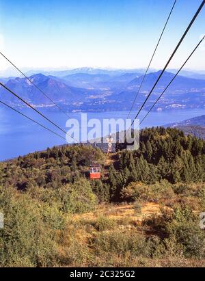 L'Italie, le Piémont, le Lac Majeur, le Mont Mottarone Mottarone, peak ...