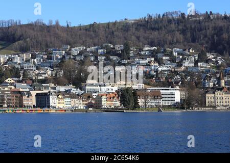 Ville de Zoug vieille ville au bord du lac de Zoug canton de zug Suisse ...