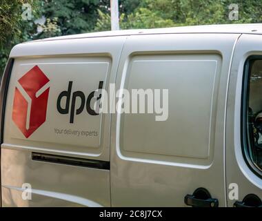 Camion de livraison de colis DPD express Nottingham, Royaume-Uni Photo ...