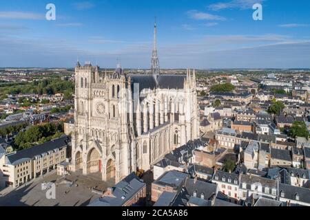 Vue aérienne d'Amiens avec la cathédrale Notre-Dame (Liste du ...