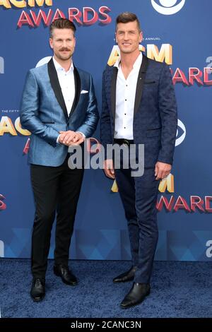 Brad Rempel (L) et Curtis Rempel (R) de la haute vallée, et vous ...