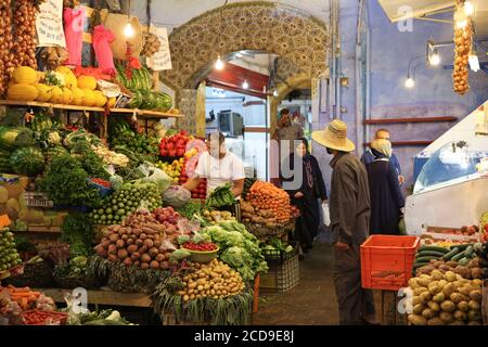 Maroc, région de Tanger Tétouan, Tanger, stand de figues blanches et ...