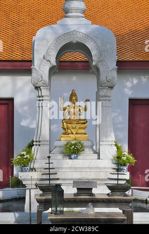 Le Devasthan / Dhevasathan (Temple Brahmin, Bot Phram), un temple ...