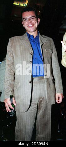 Andrew Lynford, qui joue Simon Raymond dans le savon, Eastenders, et l ...