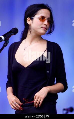 La chanteuse principale Andrea Corr, du groupe de pop irlandais The ...