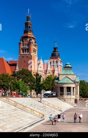 Szczecin, Waly Chrobrego, le Musée national de Szczecin, le château des ...