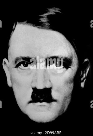 1930 : ADOLF HITLER (il s'agissait de sa photo préférée , prise par le ...