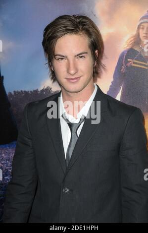 Andrew James Allen arrive à la première « The Lovely Bones » de Los ...