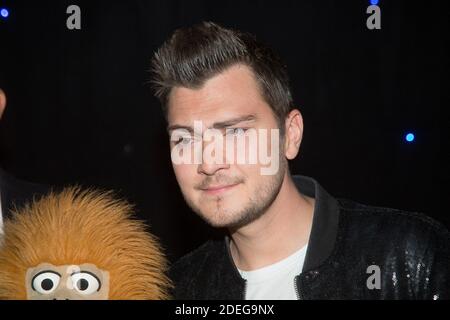 Le ventriloquiste Jeff Panacloc et la marionnette de son singe Jean-Marc dévoilent sa cire au ...