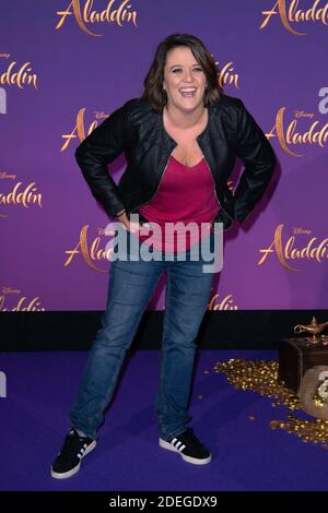 Emilie Lopez participe à la première Aladdin au cinéma Grand Rex à ...