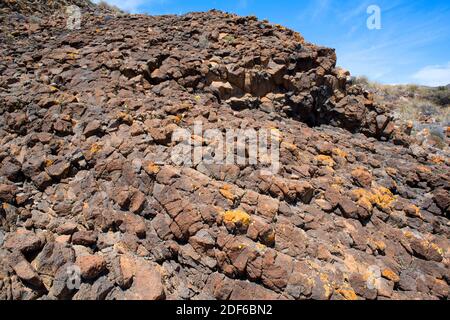 L'andésite est une roche volcanique ou extrusive à texture aphanitique ...