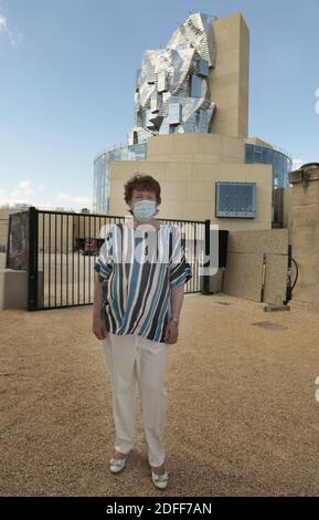 La ministre de la Culture, Roselyne Bachelot, portant un masque facial ...