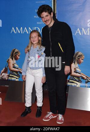 Isaure Multrier assiste à la première de l'Amanda à Paris, France, le ...