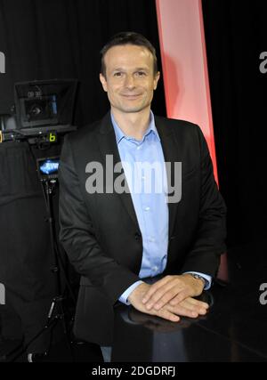 Loic Riviere, Monsieur Meteo de BFMTV pose dans les locaux de BFM/RMC a ...