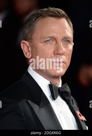 Daniel Craig assiste à la première mondiale de Specter, tenue au Royal ...