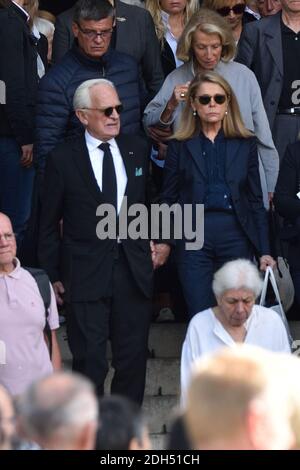 Philippe Labro et son épouse aux funérailles de l'auteur et compositeur ...