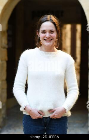 Clemence Boisnard pose au photocall du film la Fete est Finie lors de ...