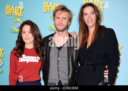 Alice David, Philippe Lacheau et Charlotte Gabris assistent à l'avant ...