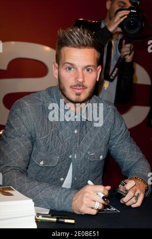 Matt Pokora signe des copies de son nouvel album "A la recherche du ...