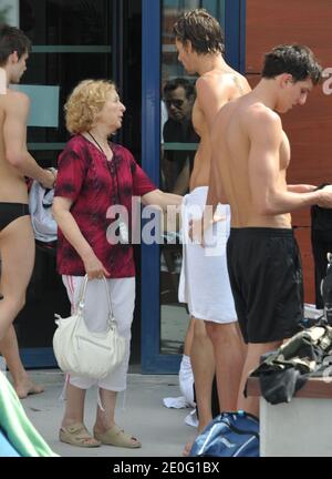 Camille Lacourt avec sa mère lors de la XXV International Meeting Arena ...