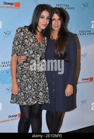 Leila Bekhti et Geraldine Nakache se posant lors du 14ème Festival de ...
