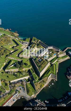 Vue aérienne de la Citadelle du Palais construite par Vauban sur Belle ...