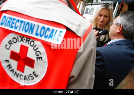 EXCLUSIF. Ancienne supermodèle et ambassadrice de la Croix-Rouge dans ...
