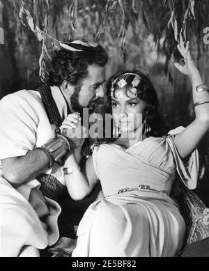 GINA LOLLOBRIGIDA ET TYRONE POWER À SALOMON ET SHEBA 1958 Version ...
