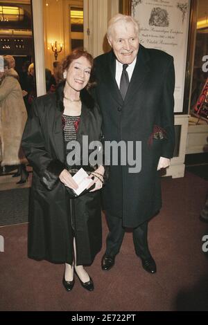Le professeur de France Christian Cabrol et sa femme ont été ...