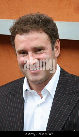 Le présentateur français Pierre Sledge et sa femme Sophie Davant ...