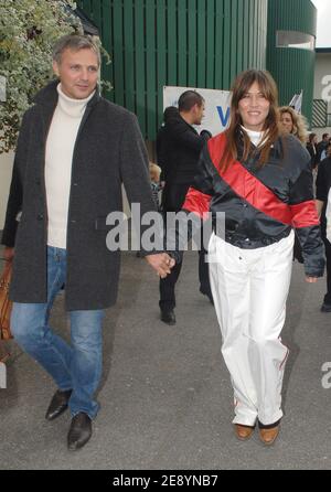 L'actrice Mathilde Seigner et son petit ami Mathieu petit assistent au ...