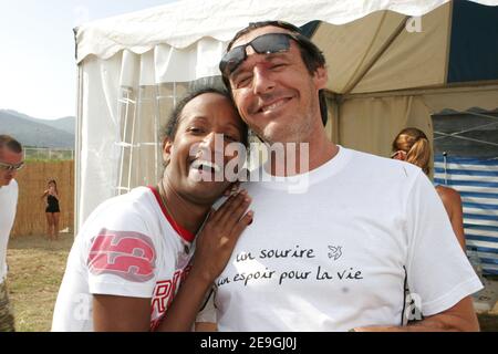 Pascal Olmeta et Vincent McDoom participent au 'Show Beach Soccer ...