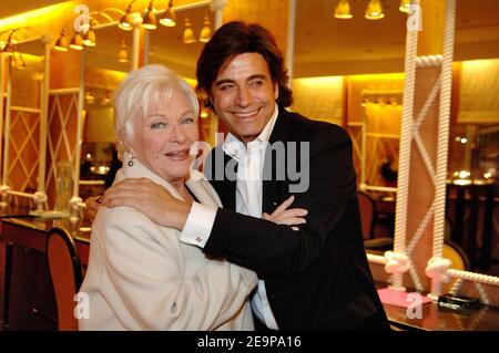 EXCLUSIF - le coiffeur Alexandre Zouari avec sa sœur Céline et son fils ...