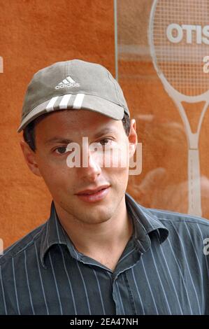 Le présentateur de la télévision française Marc-Olivier Fogiel pose au ...