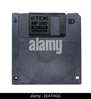Photo des microdisquettes HD formatées TDK anciennes avec la boîte en ...