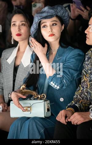 Fan Bingbing actrices chinoises, à gauche, et Angela Pan Yin-tze ...