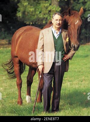 Masques année : 1987 France Directeur : Claude Chabrol Philippe Noiret ...