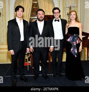 De gauche à droite : la soprano Lauren Snouffer, le pianiste Nimrod ...
