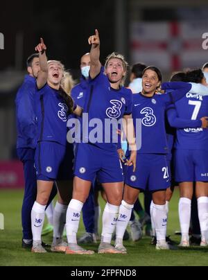 Niamh Charles (à gauche) et Sam Kerr, de Chelsea, ont été abattus après ...