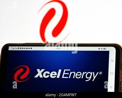 Sur cette photo, un logo Xcel Energy est affiché sur l'écran d'un ...