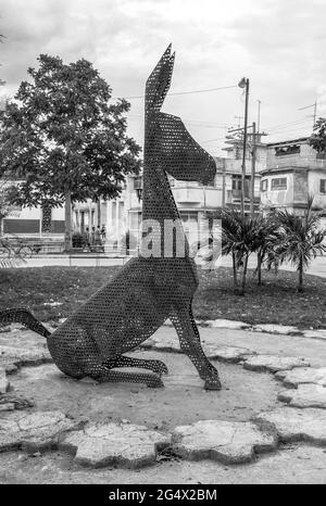 Statue de Perico Donkey au centre d'un petit parc, El Burro Perico est ...