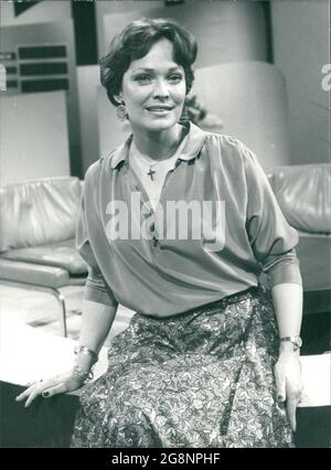 Spaß mit Musik: Elfie von Kalkreuth (r.) stellt Anneliese Rothenberger ...