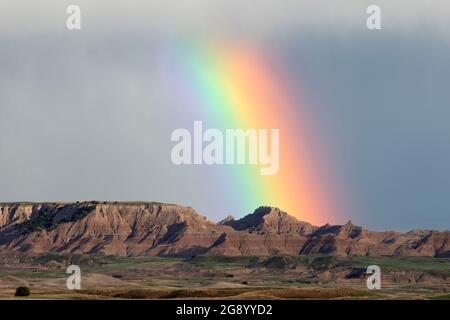 Le Rainbow Overlook du parc national des Badlands offre une vue ...